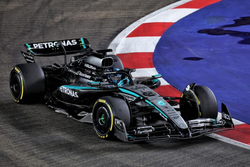 Formule 1 : George Russell triomphe à Singapour McLaren déjà champion du monde - Alger 16